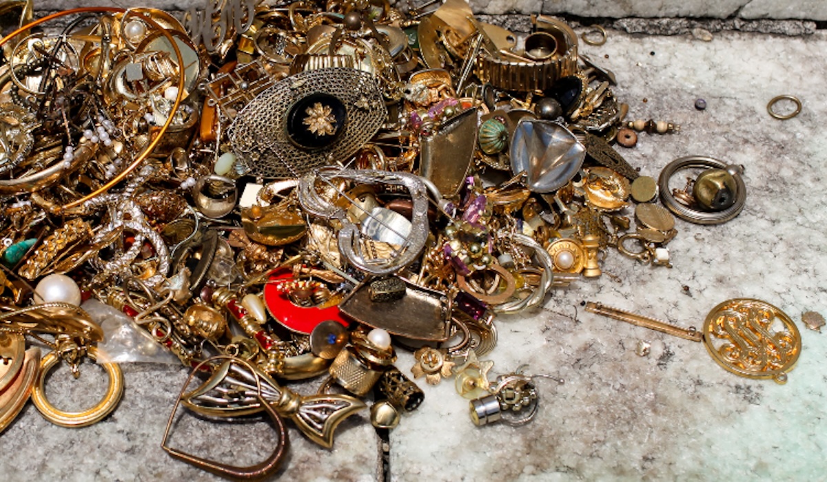 KU Visual Art partners with Ethical Metalsmiths for Radical Jewelry ...